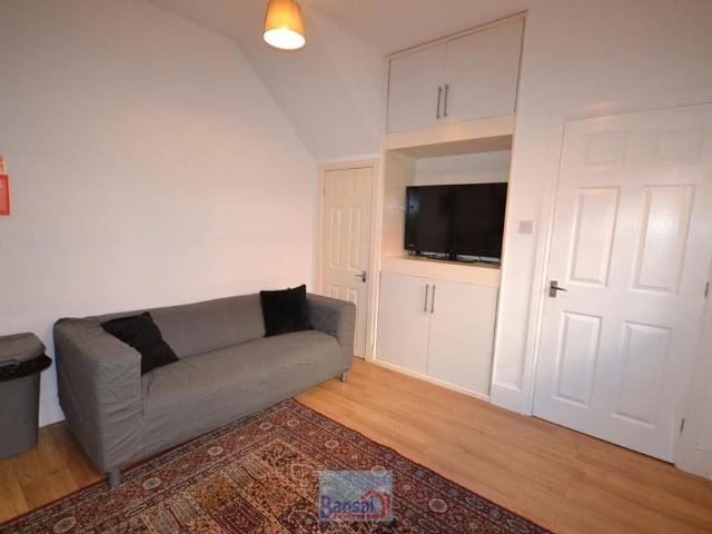 1 bedroom duplex to rent