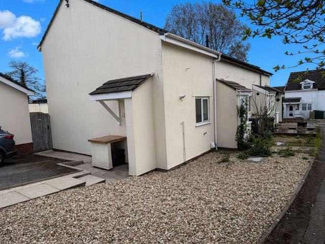 1 Bedroom End Of Terrace House