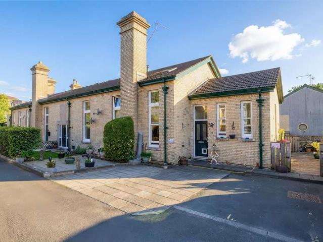 1 Bedroom End Of Terrace House