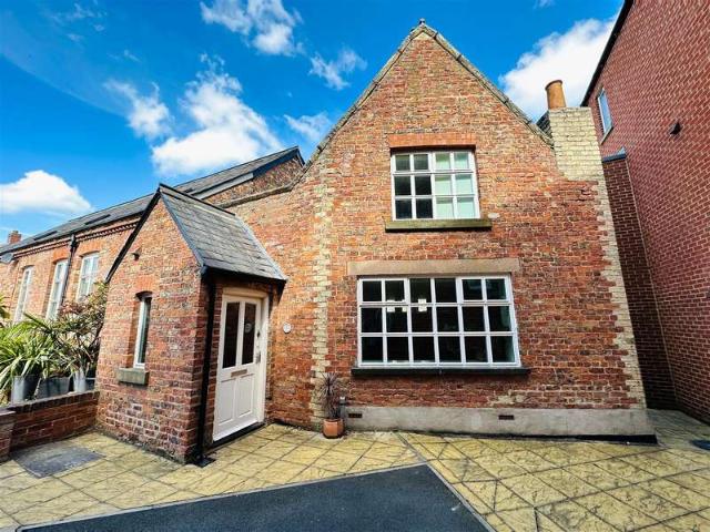 1 Bedroom End Of Terrace House