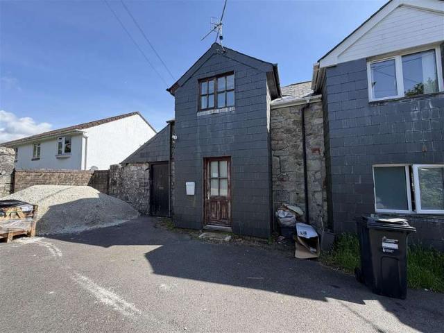 1 Bedroom End Of Terrace House