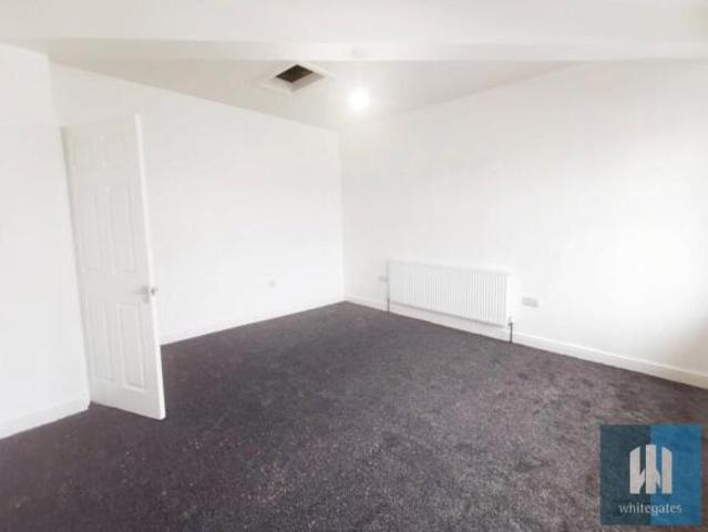 1 bedroom end of terrace house for rent in Canal Street, Huddersfield, HD1