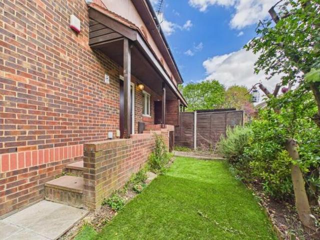 1 bedroom end of terrace house for rent in Chaucer Drive, London, SE1