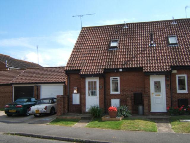 1 bedroom end of terrace house for rent in Armoury Drive, DA12 1NB, DA12
