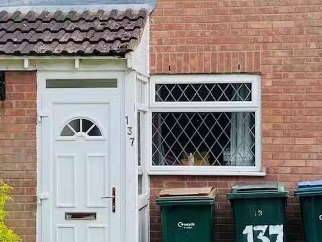 1 bedroom end of terrace house for rent in Black Prince Avenue.