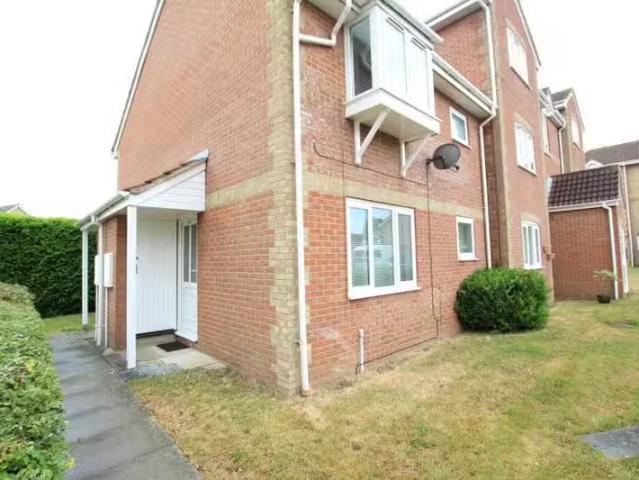 1 bedroom end of terrace house for rent in Great Meadow Road.