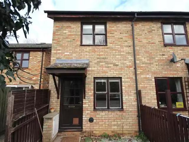 1 bedroom end of terrace house for rent in Kerridge Close, Cam.