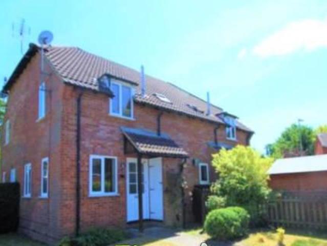 1 bedroom end of terrace house for rent in Kimberley Church Crookham Fleet GU52