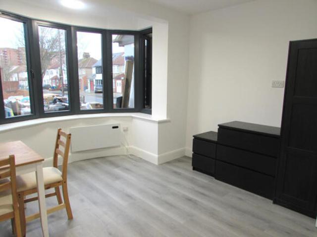 1 bedroom end of terrace house for rent in Harley Road, Harrow, Middlesex HA1