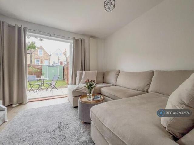 1 bedroom end of terrace house for rent in Lara Close, London, SE13