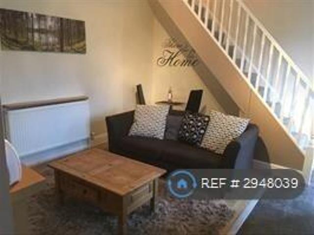 1 bedroom end of terrace house for rent in Lumby Lane, Pudsey, LS28