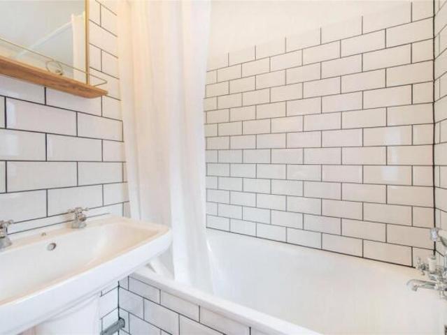 1 bedroom end of terrace house for rent in St Augustines Road, Camden, NW1