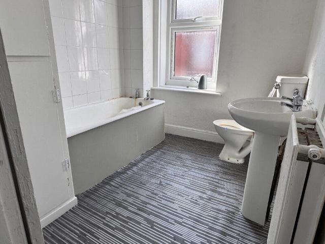 1 bedroom end of terrace house for rent in Recreation Terrace, Leeds, LS11