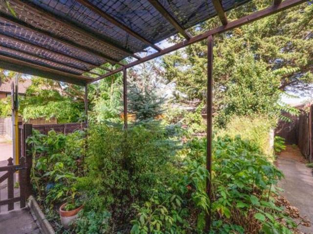 1 bedroom end of terrace house for rent in Weavers Close, Isleworth, TW7