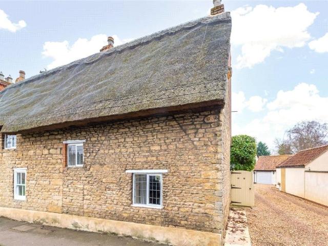 1 bedroom end of terrace house for sale