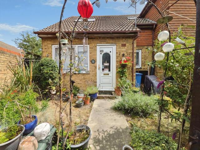 1 bedroom end of terrace house for sale