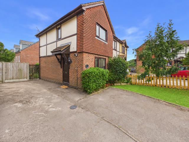 1 bedroom end of terrace house for sale