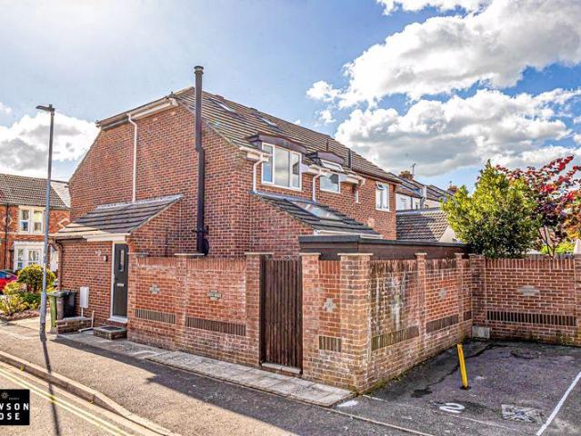 1 bedroom end of terrace house for sale