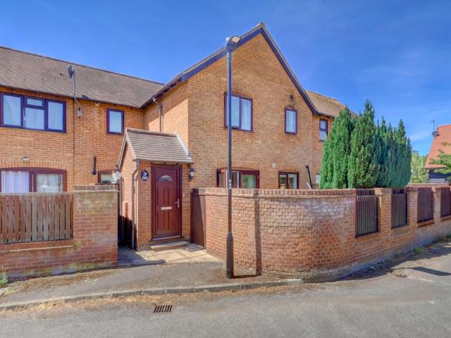 1 bedroom end of terrace house for sale