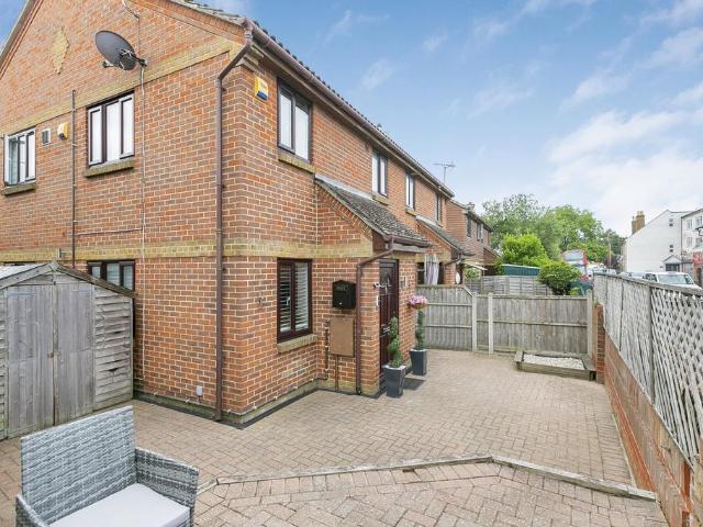 1 bedroom end of terrace house for sale