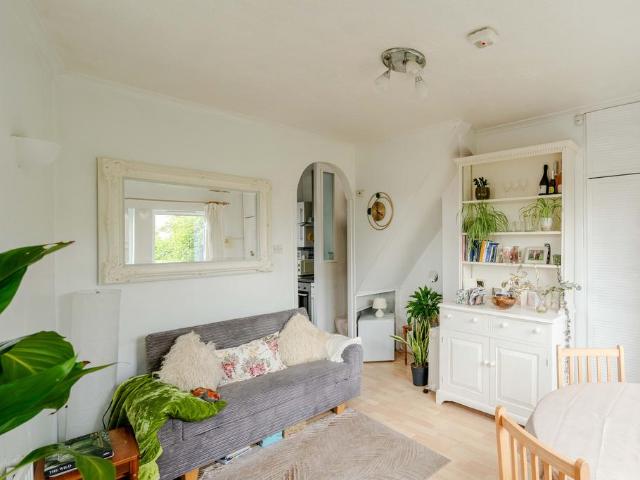 1 bedroom end of terrace house for sale