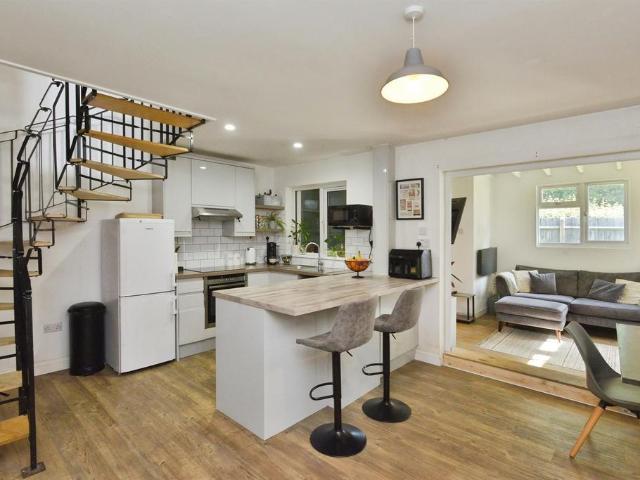 1 bedroom end of terrace house for sale