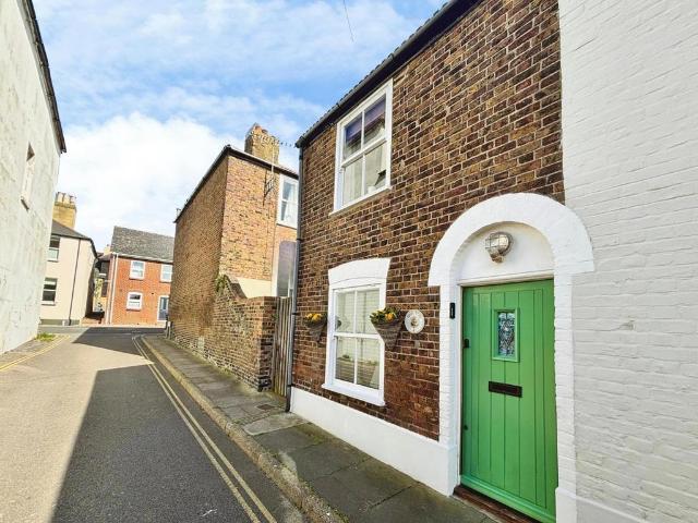 1 bedroom end of terrace house for sale