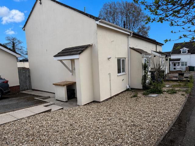 1 bedroom end of terrace house for sale