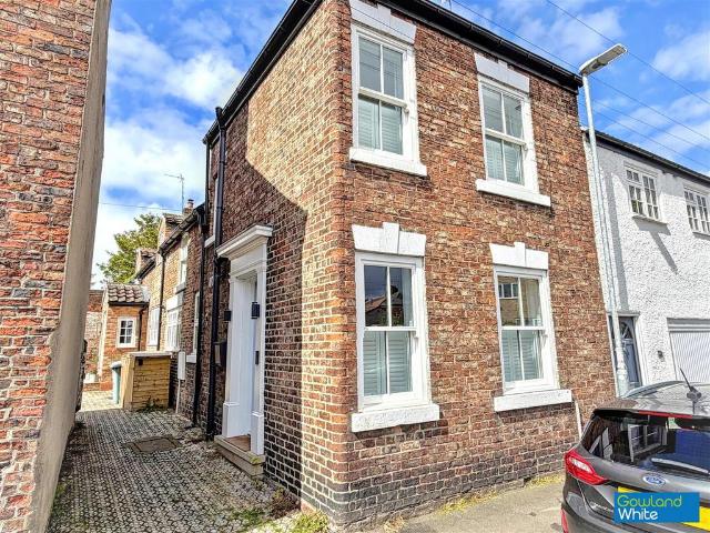 1 bedroom end of terrace house for sale