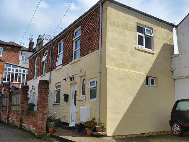 1 bedroom end of terrace house for sale