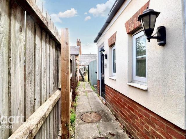 1 bedroom end of terrace house for sale