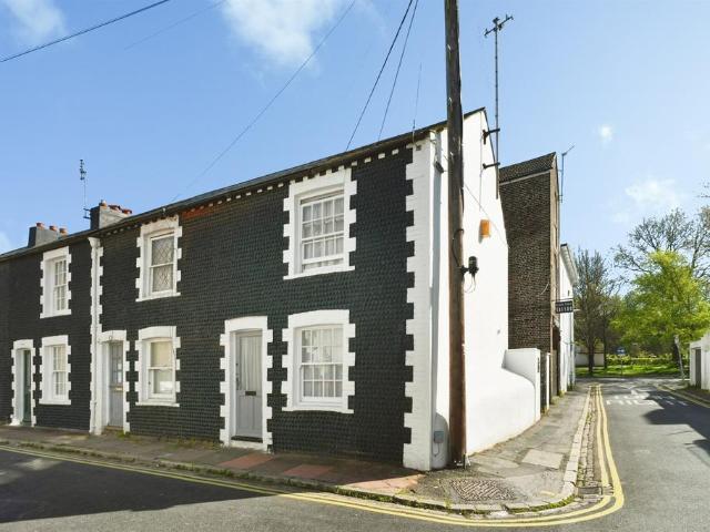 1 bedroom end of terrace house for sale