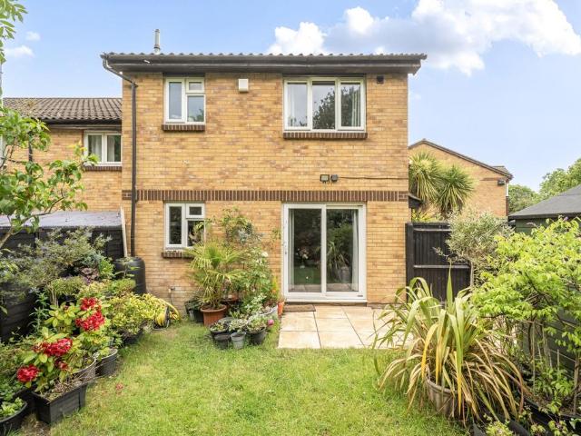 1 bedroom end of terrace house for sale