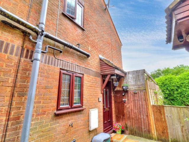1 bedroom end of terrace house for sale