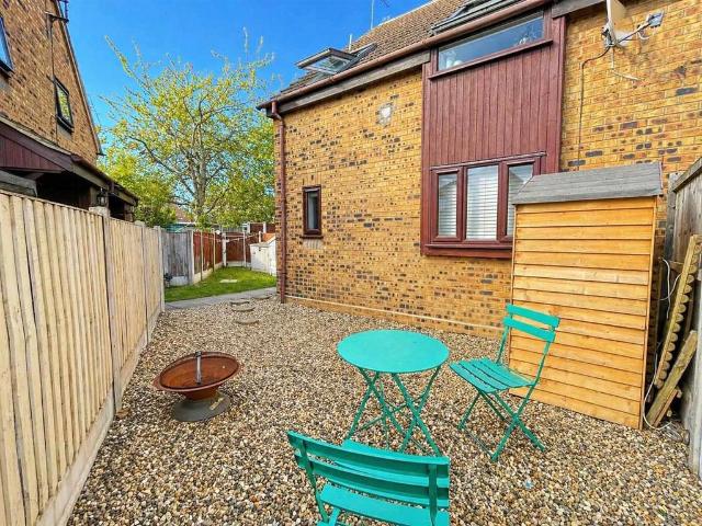 1 bedroom end of terrace house for sale