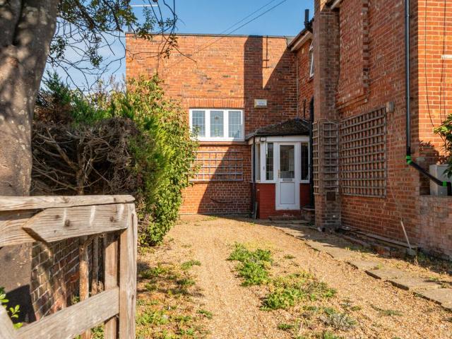 1 bedroom end of terrace house for sale