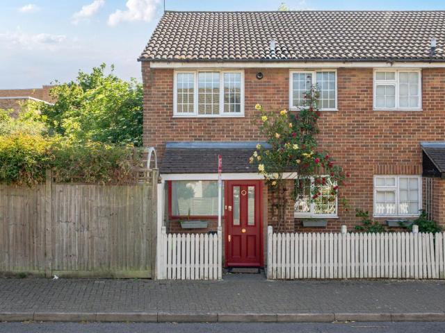 1 bedroom end of terrace house for sale