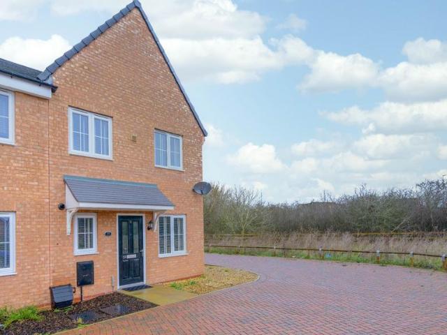 1 bedroom end of terrace house for sale