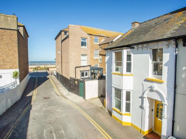 1 bedroom end of terrace house for sale