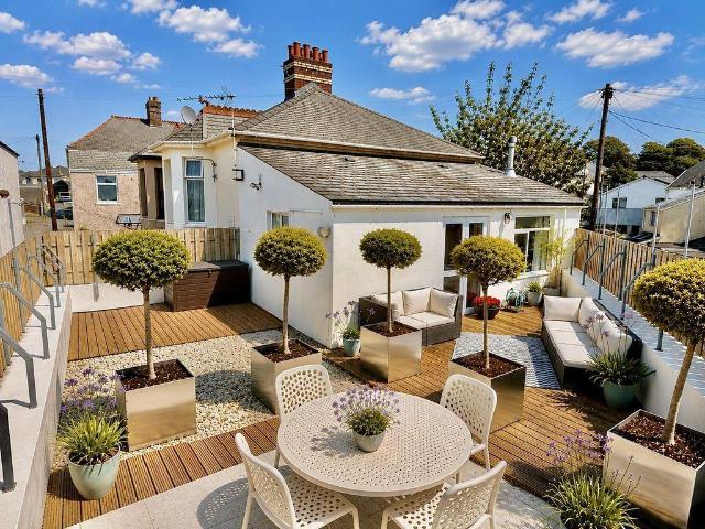 1 bedroom end of terrace house for sale