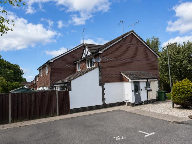 1 bedroom end of terrace house for sale