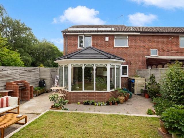1 bedroom end of terrace house for sale