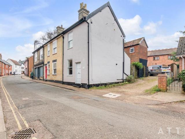 1 bedroom end of terrace house for sale