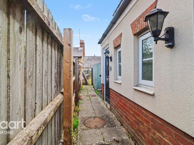 1 bedroom end of terrace house for sale