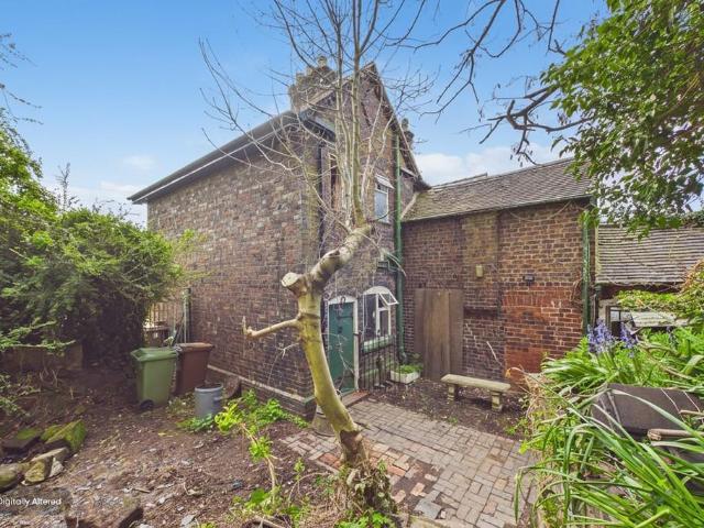 1 bedroom end of terrace house for sale