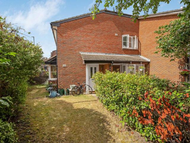 1 bedroom end of terrace house for sale