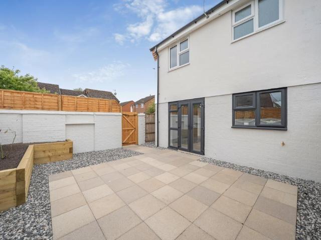 1 bedroom end of terrace house for sale
