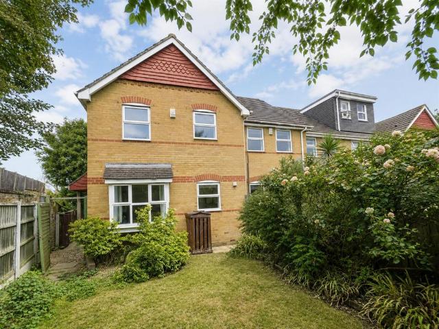 1 bedroom end of terrace house for sale