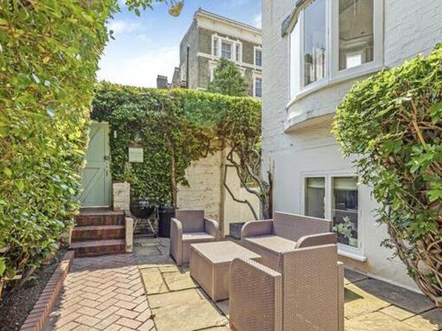 1 Bedroom End Of Terrace House For Sale In Chelsea