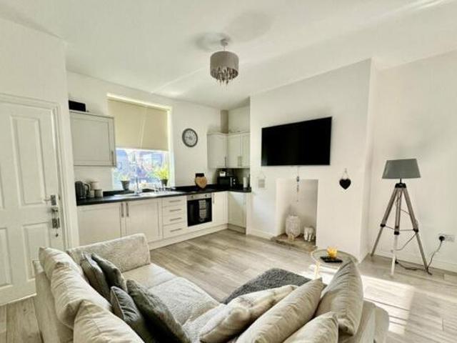 1 Bedroom End Of Terrace House For Sale In Birkenshaw